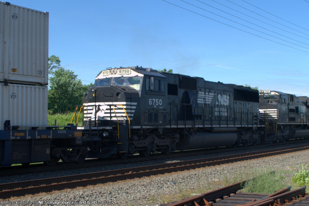 NS SD60I 6750 trails on 21M